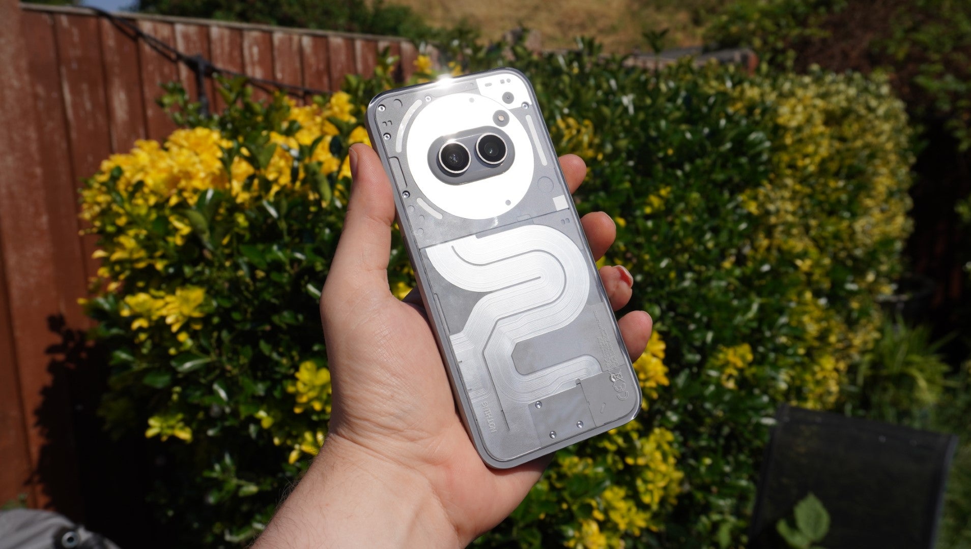 Nothing Phone (2a) Plus vs Nothing Phone (2a): Cinco diferencias que ...